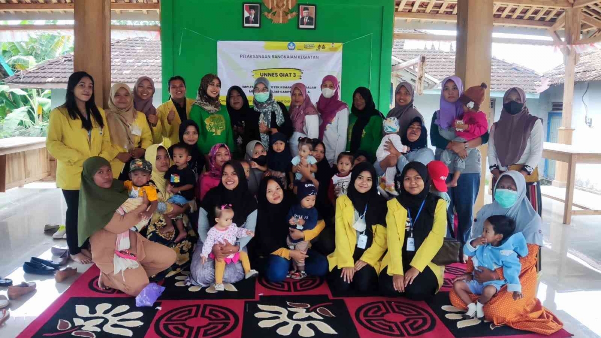 Foto Artikel : Komitmen Cegah Stunting, Mahasiswa UNNES GIAT 3 Desa ... Foto Artikel : Komitmen Cegah Stunting, Mahasiswa UNNES GIAT 3 Desa ...