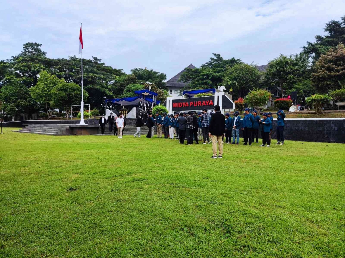 Foto Artikel : Rektor Undip Terima Kembali Mahasiswa KKN Tim I 2022/ ... Foto Artikel : Rektor Undip Terima Kembali Mahasiswa KKN Tim I 2022/ ...