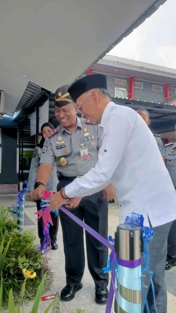Foto Artikel : Kalapas Saiful Sahri Resmikan Pelayanan Terpadu Satu ... Foto Artikel : Kalapas Saiful Sahri Resmikan Pelayanan Terpadu Satu ...