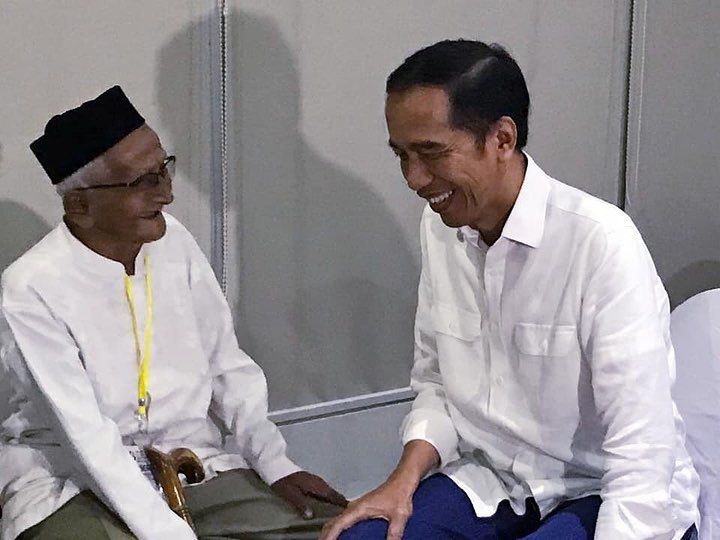 Senyum dan Doa Masyarakat Aceh Sambut Jokowi dengan Antusias Halaman 1 ... Senyum dan Doa Masyarakat Aceh Sambut Jokowi dengan Antusias Halaman 1 ...