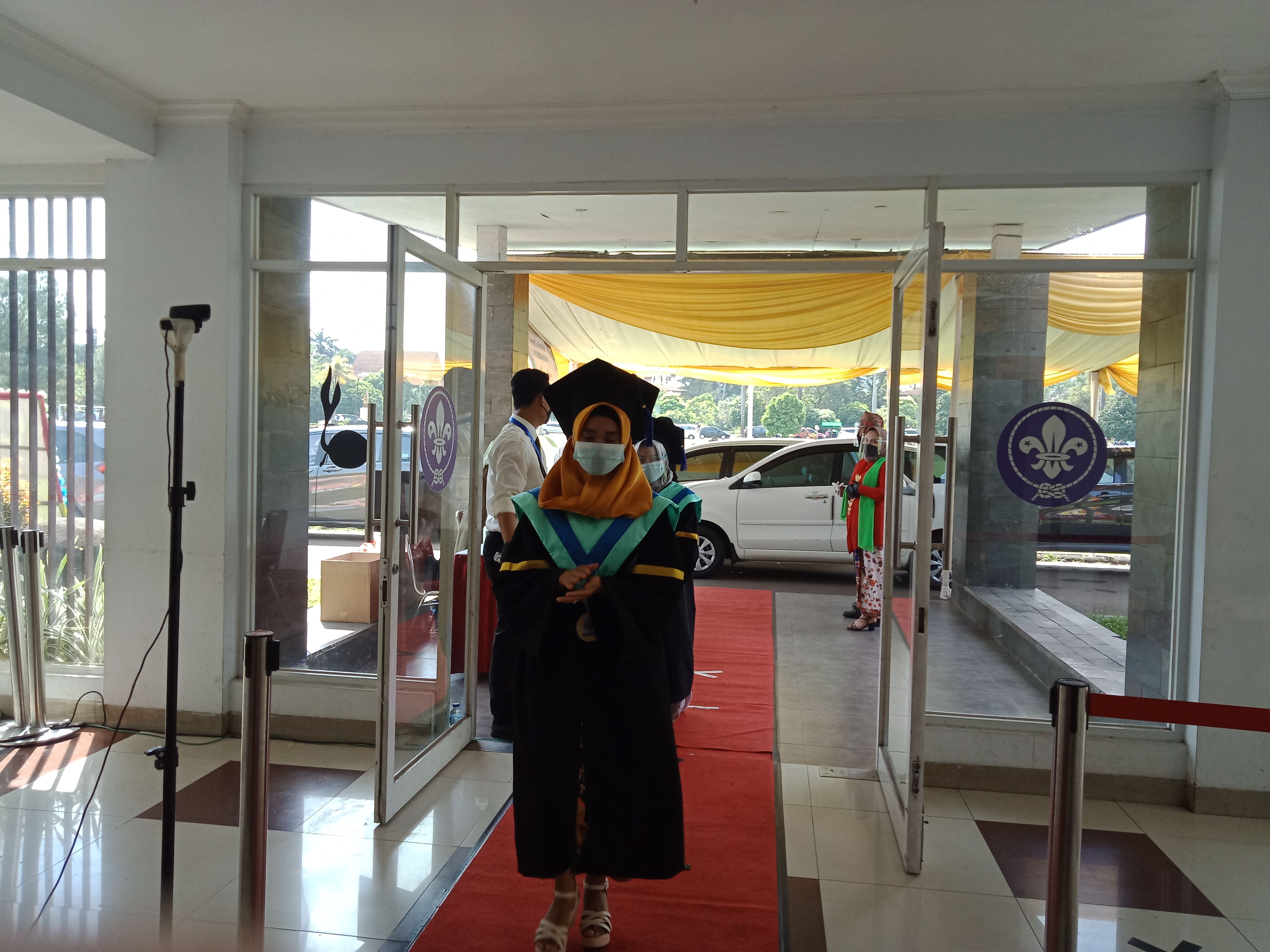 Wisuda Institut STIAMI Diadakan Secara Drive Thru, Oh Seperti Ini ...