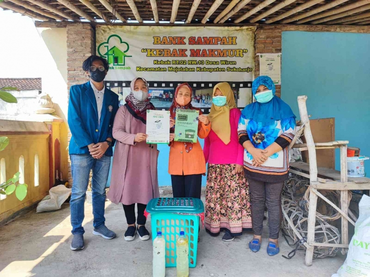Foto Artikel Ubah Tumpukan Sampah Organik Rumah Tangga Jadi Pupuk