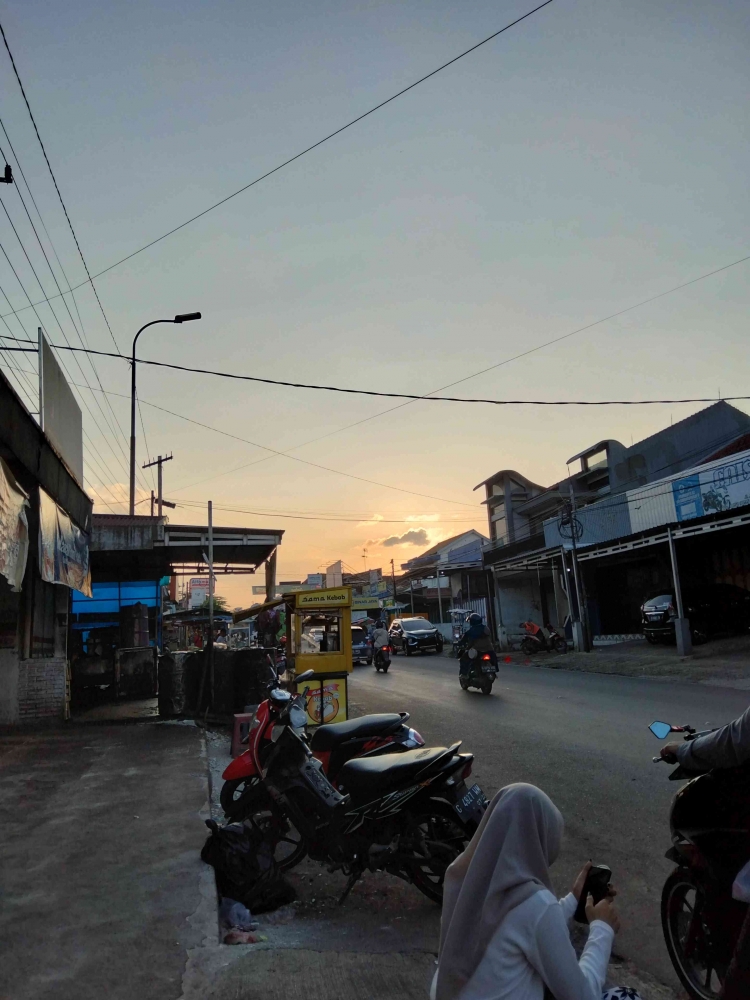 Jajanan Randudongkal pada Sore Hari, Pas Banget Buat Nemenin Mood Kamu ... Jajanan Randudongkal pada Sore Hari, Pas Banget Buat Nemenin Mood Kamu ...