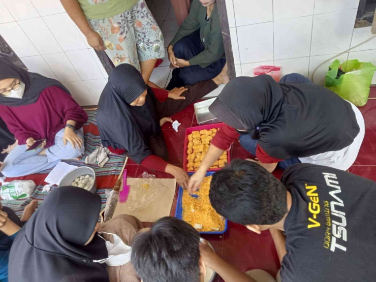 Foto Artikel : Dari Limbah Menjadi Rupiah, Tim PPK Ormawa HMIK dan ... Foto Artikel : Dari Limbah Menjadi Rupiah, Tim PPK Ormawa HMIK dan ...