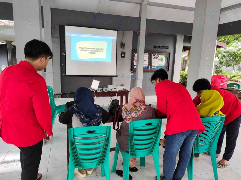 Pelatihan Digitalisasi Dalam Memajukan UMKM di Desa Papungan Kab ... Pelatihan Digitalisasi Dalam Memajukan UMKM di Desa Papungan Kab ...