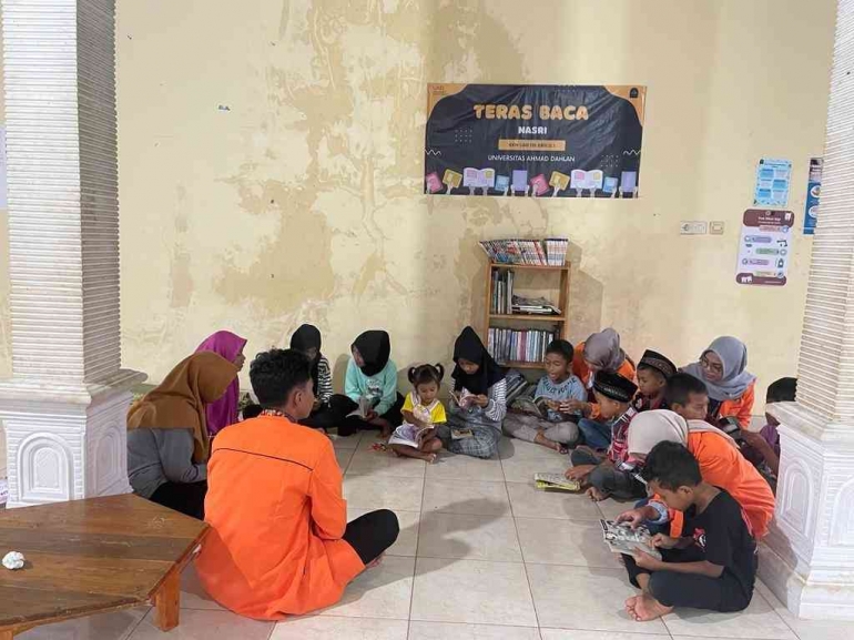 Teras Baca Tempat Meningkatkan Literasi Masyarakat
