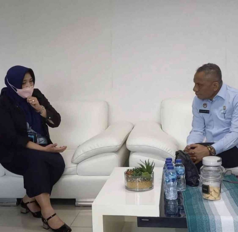Kakanwil Kemenkumham Sultra dan Kadiv Pelayanan Hukum dan HAM ... Kakanwil Kemenkumham Sultra dan Kadiv Pelayanan Hukum dan HAM ...