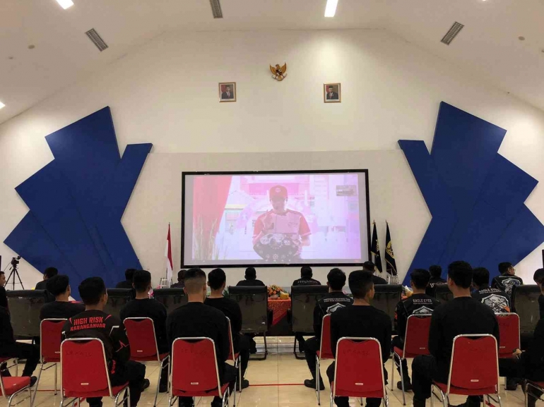 Pegawai Lapas Karanganyar Nusakambangan Ikuti Pembukaan Pekan Olah Raga ... Pegawai Lapas Karanganyar Nusakambangan Ikuti Pembukaan Pekan Olah Raga ...