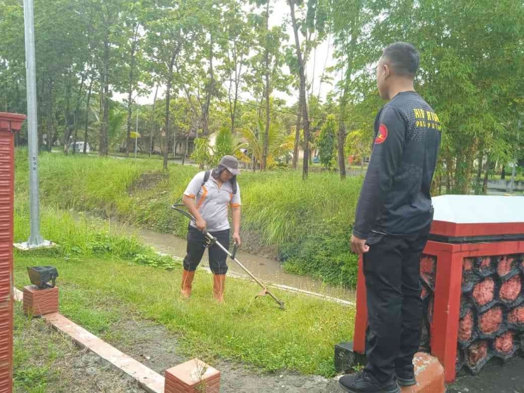 Foto Artikel : Plt Kalapas Pasir Putih Instruksikan Kegiatan Kebersihan ... Foto Artikel : Plt Kalapas Pasir Putih Instruksikan Kegiatan Kebersihan ...