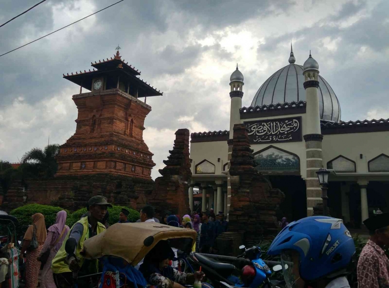 Akulturasi Di Masjid Menara Kudus