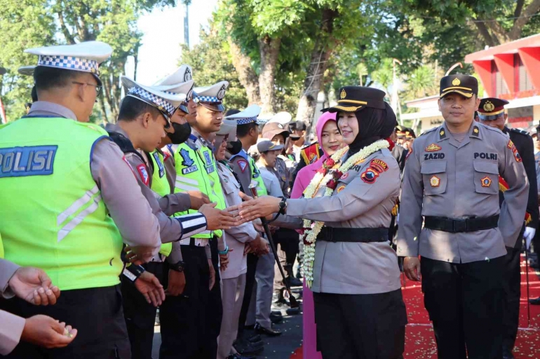 AKBP Aryuni Jabat Kapolres Salatiga Gantikan AKBP Feria - Kompasiana.com AKBP Aryuni Jabat Kapolres Salatiga Gantikan AKBP Feria - Kompasiana.com