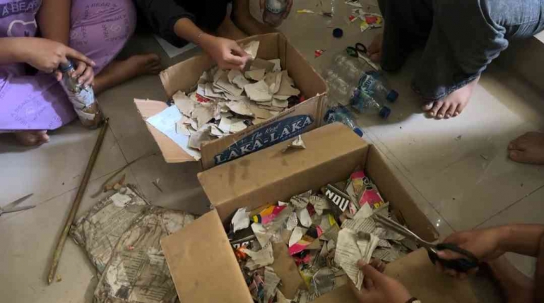 Mahasiswa KKN-T IPB Berhasil Olah 78 Kg Sampah Jadi Ecobrick di Desa ... Mahasiswa KKN-T IPB Berhasil Olah 78 Kg Sampah Jadi Ecobrick di Desa ...