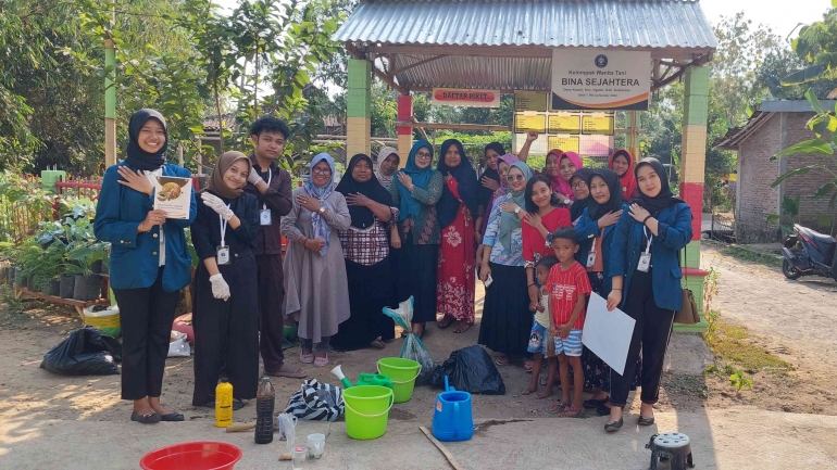 Peduli Lingkungan Mahasiswa Kkn Tim Ii Undip Olah Limbah Sayuran Rumah