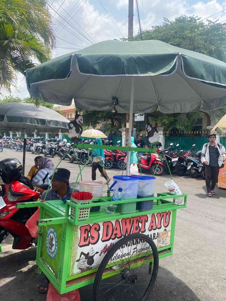 Kisah Penjual Es Dawet di Bawah Teriknya Matahari Yogyakarta ... Kisah Penjual Es Dawet di Bawah Teriknya Matahari Yogyakarta ...