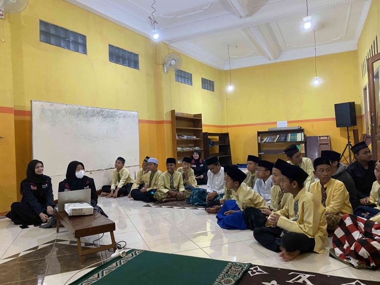 Mahasiswa UMM Mengadakan Penyuluhan dan Menjadikan Lomba Melukis ... Mahasiswa UMM Mengadakan Penyuluhan dan Menjadikan Lomba Melukis ...