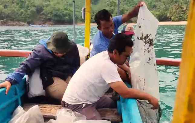 Restocking 10 Ribu Benih Ikan Kerapu di Pantai Lenggoksono, Upaya ... Restocking 10 Ribu Benih Ikan Kerapu di Pantai Lenggoksono, Upaya ...